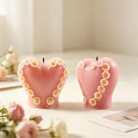 China Daisy Love Aromatherapy Candle Silicone Mold Three Dimensional Ins Wind Heart Shaped Ornament Gypsum Dropping Mold for sale