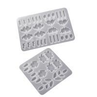 China Crystal dropper DIY resin mirror connected earrings pendant jewelry pendant cloud leaf pendant silicone mold for sale