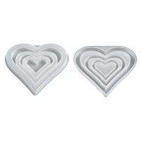 China Aromatherapy gypsum hollow heart silicone mold DIY stacked heart-shaped resin table drip mold for sale