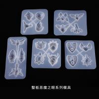 China Diy Crystal Glue Drop Mould Devil's Eye Owl Moth Cthulhu Goth Pendant Silicone Mould for sale