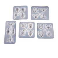 China Diy Crystal Glue Drop Mould Devil's Eye Owl Moth Cthulhu Goth Pendant Silicone Mould for sale