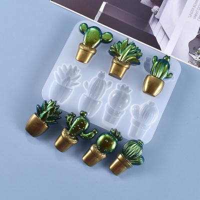 China DIY Crystal Dropped Cactus Pendant Mold, 3D Cactus Refrigerator Patch Decoration Silicone Mold for sale