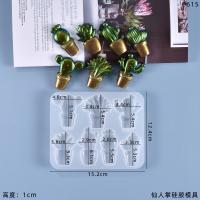 China DIY Crystal Dropped Cactus Pendant Mold, 3D Cactus Refrigerator Patch Decoration Silicone Mold for sale