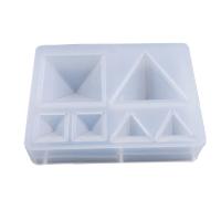 China DIY Crystal Dropper Mold, Bear Paw, Semi Three-dimensional Bone, Three-dimensional Triangle, Square Ear Nail, Silicone Mold for sale