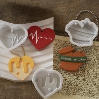 China DIY Crystal Dropping Resin Cream ECG Heart Pendant Aromatherapy Tag Keychain Silicone Mold for sale