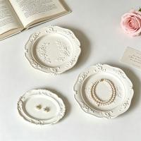 China DIY European Retro Relief Lace Circular Oval Aromatherapy Gypsum Storage Tray Silicone Mold for sale