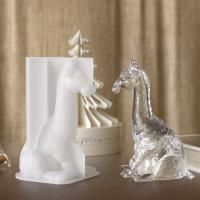 China DIY Epoxy Resin Crystal Dropper Mirror 3D Three-dimensional Giraffe Ornament Silicone Mold Wholesale for sale