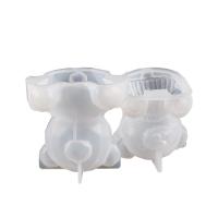 China Diamond Bear Ice Grid Silicone Mold DIY Cutting Surface Stereoscopic Geometry Bear Candle Pendant Dropping Grinding Tool for sale