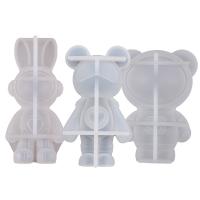 China DIY Drop Glue Space Rabbit Astronaut Bear Silicone Mold Cartoon Gypsum Candle Keychain Grinder for sale