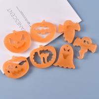 China DIY Crystal Dropper Mold Funny Halloween Pendant Series Pumpkin Ghost Hanging Silicone Mold for sale
