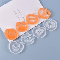 China DIY Crystal Dropper Mold Funny Halloween Pendant Series Pumpkin Ghost Hanging Silicone Mold for sale