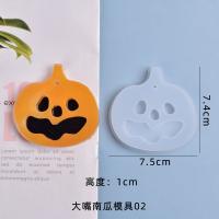 China Halloween Hanging Pendant Dropper Mold Skull Pumpkin Ghost Spider Witch Owl Silicone Grinder for sale