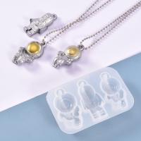 China DIY Crystal Dropping Pendant Mold Astronaut Lightning Key Pendant Jewelry Silicone Mold for sale
