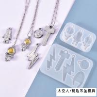 China DIY Crystal Dropping Pendant Mold Astronaut Lightning Key Pendant Jewelry Silicone Mold for sale