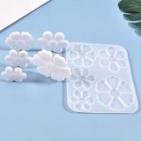 China DIY Crystal Drop Glue Small Flower Mold Petal Earrings Earrings Hanging Pendant Jewelry Flower Silicone Mold for sale