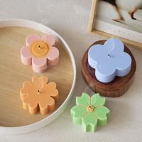 China DIY Crystal Dropper Resin Gypsum Four Leaf Clover Five Leaf Petal Flower Candle Ornament Silicone Mold for sale