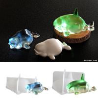 China DIY Aromatherapy White Whale Candle Pendant Grinding Dropping Resin Gypsum Tiger Whale Pendant Silicone Mold for sale