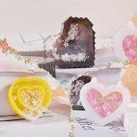 China DIY Drip Glue Gypsum Aromatherapy Valentine's Day Pixel Love Shaped Flowing Sand Keychain Pendant Silicone Mold for sale