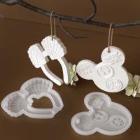 China DIY Aroma Gypsum Handprint Shell Unicorn Bear Head Hanging Tag Pendant Keychain Silicone Mold for sale