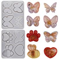 China Drip Glue Mold DIY Mirror Butterfly Love Cat Paw Flowing Sand Pendant Keychain Hanging Decoration Silicone Mold for sale