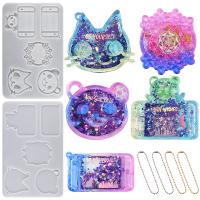 China Little Bear Mobile Phone Cat Wreath Flowing Sand Pendant Hanging Silicone Mold DIY Crystal Drip Glue Keychain for sale