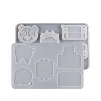 China Little Bear Mobile Phone Cat Wreath Flowing Sand Pendant Hanging Silicone Mold DIY Crystal Drip Glue Keychain for sale