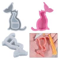 China DIY Crystal Resin Mold Cat Fish Tail Pendant Flowing Sand Accessory Silicone Mold Wholesale In Stock for sale