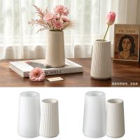 China Small Size Dropper Smooth Striped Vase Pen Holder Storage Box Aromatherapy Gypsum Candle Cup Silicone Mold for sale