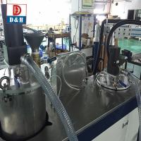 China Hand Held Glue Gun 2k Mixing Machine with Auto Feeding and Optional Auto Cleaning for sale