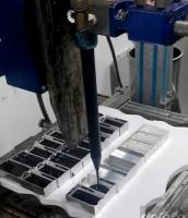 China Automatic Glue Dispensing Robot with 10L Tank Capacity and Self-Cleaning Function for sale