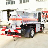 China Safe 5000-6000L Flammable Liquid Fuel Oil Tanker Truck Transport Vehicle Oil Delivery for sale