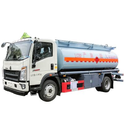 China 10000 Liters 4X2 Yuchai Powered Fuel Oil Tanker Truck Refuel Transport Vehicle 4-6L for sale
