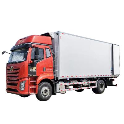 China Gross Vehicle Weight 15-20T Faw Wide Body Refrigerated Truck for Meat and Frozen Food Delivery Diesel for sale