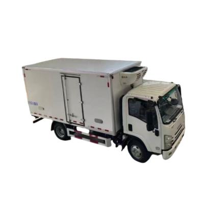China 3470mm Dimensions 3 Tons 5 Tons 1SUZU KV100 Refrigerated Truck 4.2m Van Box Refrigerator Trucks for sale