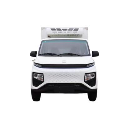 China 2 Tons Gasoline Mini Refrigerated Box Truck 1-10T Load Capacity Small Freezer Truck for sale