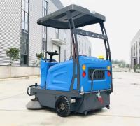 China Pure Electric Energy Type Ride On Road Sweeper Machine 180L Capacity for sale