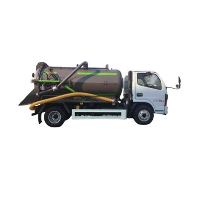 China Dongfeng 4X2 Small Waste Water Tank Sewage Suction Truck for sale