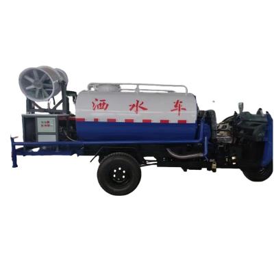 China Diesel 3 Cubic Small Green Truck for Site Dust Suppression with Fog Gun Spraying Capability for sale