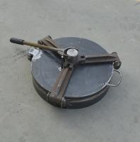 China Flow Rate DN470mm Carbon Steel Three-claw Manhole Cover for Powder Materials Transporting Tank for sale