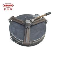 China Modified Rubber/Nitrile Rubber Seal Material Carbon Steel Three-claw Manhole Cover for Powder Material Transport Tank for sale