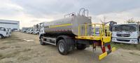 China 2024 12000L Water Tank Truck With 3950mm Wheelbase Chassis 4X2 Drive Form 12 CBM Sprinkler Truck Full Range 190KM for sale