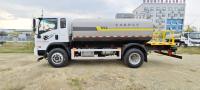 China 2024 12000L Water Tank Truck With 3950mm Wheelbase Chassis 4X2 Drive Form 12 CBM Sprinkler Truck Full Range 190KM for sale
