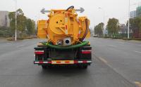China Manual Transmission Type Septic Suction Truck 4x2 Dirt Suction Truck for sale