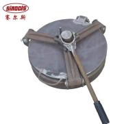 China Direct Supply of Carbon Steel Three-claw Manhole Cover at 66kg for sale