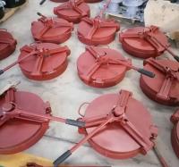 China Direct Supply of Carbon Steel Three-claw Manhole Cover at 66kg for sale