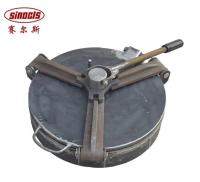 China Direct Supply of Carbon Steel Three-claw Manhole Cover at 66kg for sale