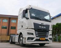 China Man Tractor Truck Load Capacity Diesel Power New Or Used Trailer Head Stable Powerful for sale