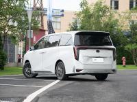 China GAC M8 Trumpchi Car MPV Fast Electric New Energy Vehicle 180Km/h for sale