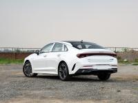 China Luxury Edition Sedan Mid Size Auto FWD Gasoline Car 4 Door 5 Seater Kia K5 2025 1.5T for sale