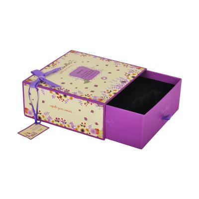 China 2mm Candle Paperboard Packaging Box With Ribbon Bow Ribbon Handle for sale